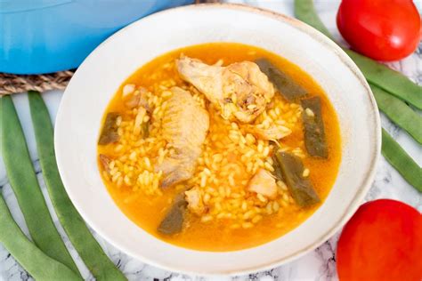 Caldo De Pollo Con Arroz