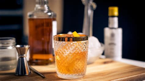 Old Fashioned La Receta Del Coctel Cl Sico Que No Pasa De Moda Mui