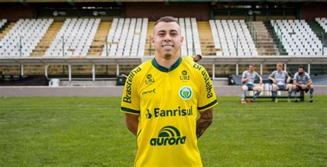 Atacante Silvano Ex Ypiranga Rs O Oitavo Refor O Do Manaus Para A