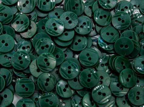 Guziki Plastikowe 15mm 2 Dziurki Op 25 Szt Zielone Ciemne