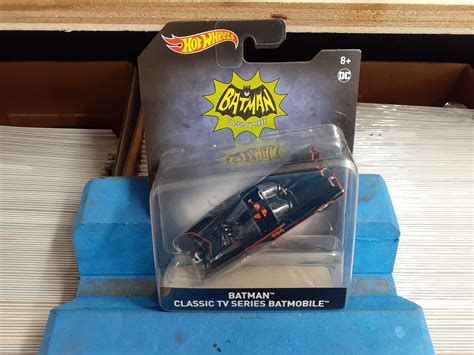 Hot Wheels 2022 TV Series Batmobile Batman 4 5 131 250