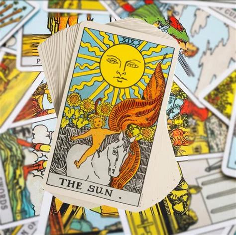 Por qué se repite la carta de El Sol en tus lecturas del Tarot Tarot y