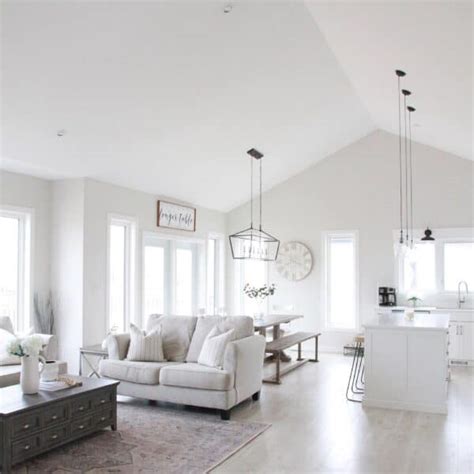 19 Vaulted Ceiling Lighting Ideas For Every Style