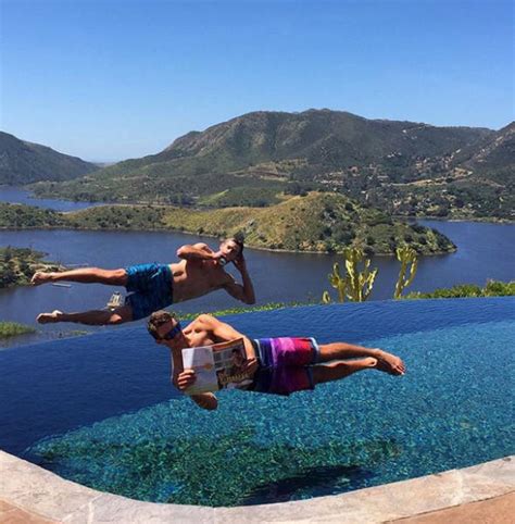 21 Way To Show Everyone How Good Was Your Vacation 21 Pics