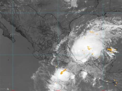 Trayectoria En Vivo Se Forma La Tormenta Tropical Karl En El Golfo