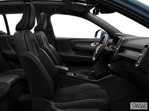 Park Avenue Volvo Brossard The 2024 VOLVO XC40 PLUS DARK
