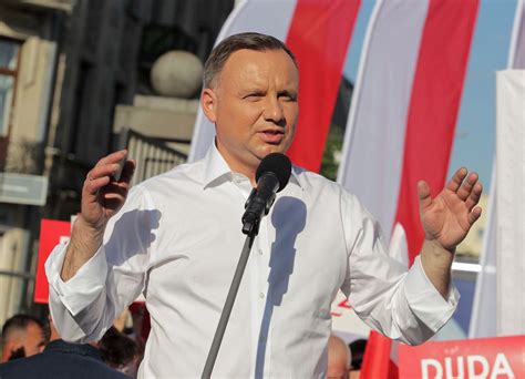 Wybory 2020 Najnowszy sondaż prezydencki Szymon Hołownia z przewagą