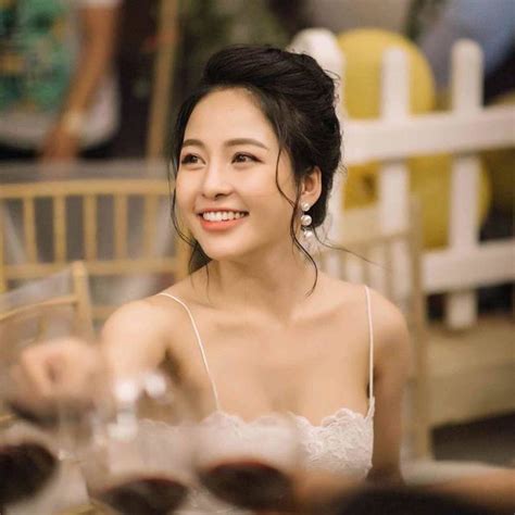 Hot girl Trâm Anh khoe nhan sắc sexy