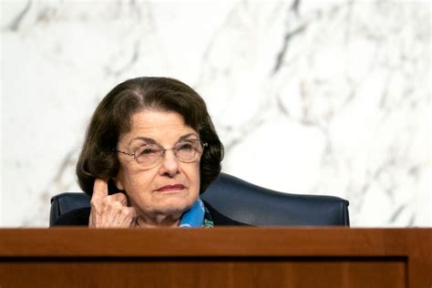 Sen Feinstein Says She Wont Step Down Before End Of Term