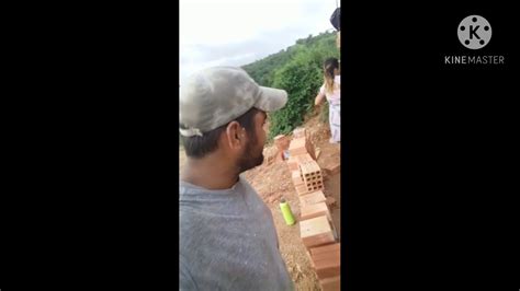 Mulher Trabalhando Na Obra Esposa Assentando Tijolos YouTube