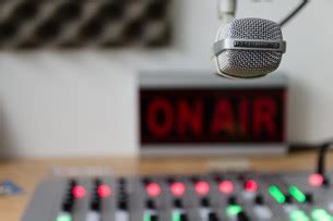 13 de Febrero Día Mundial de La Radio IES MARINA CEBRIÁN