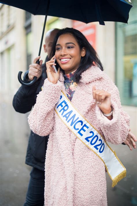 Photo Exclusif Clémence Botino Miss France 2020 quitte le siège