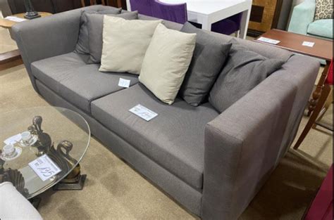 Ficha de la Subasta Importante mueblería de estilo y moderno Adrián