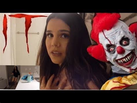 It Clown Prank On Girlfriend Youtube