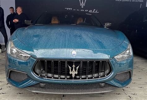 Maserati Ghibli 334 Ultima ra mắt soán ngôi Bentley Flying Spur