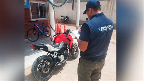 Lograron recuperar una moto robada a la que le habían cambiado de color