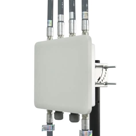 Industrial Grade 20Km Long Distance 2 4G 5 2G 5 8G Tri Band 5400Mbps