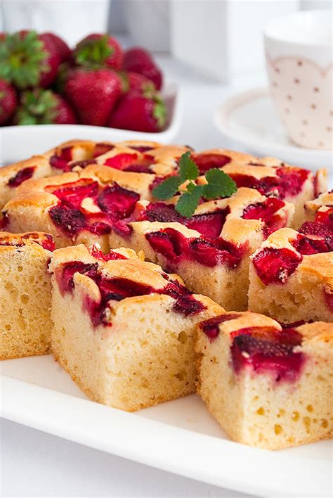Puszyste Ciasto Z Truskawkami ILoveBake Pl