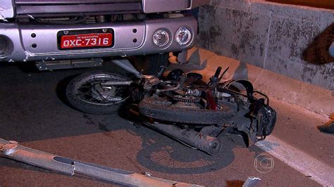 Motociclista morre atropelado no Anel Rodoviário de Belo Horizonte