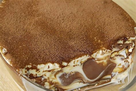 Sobremesa Gelada Pronta Em Minutos Feita Leite Ninho E Chocolate