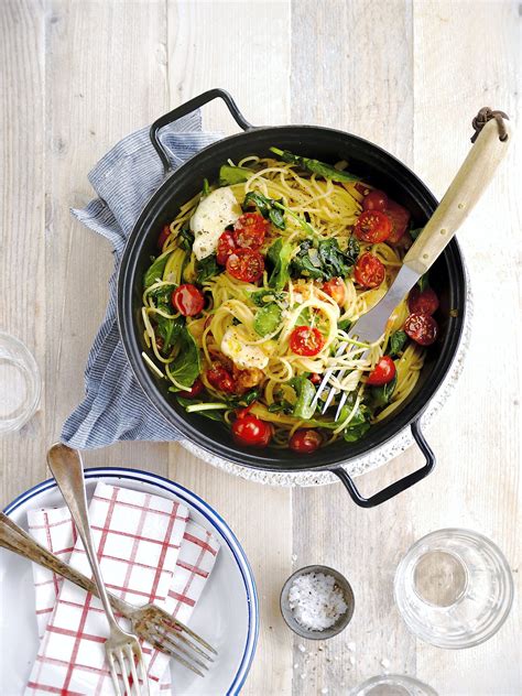 Spaghettis aux tomates cerises épinards et mozzarella Spécial