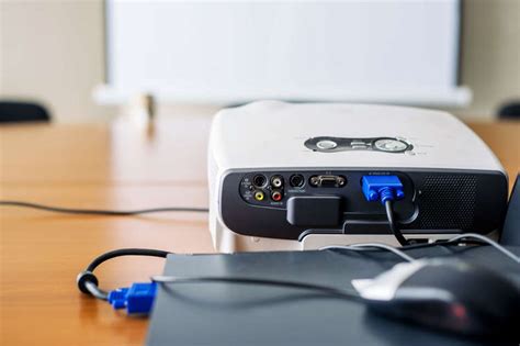 Jak Pod Czy Projektor Do Laptopa Przew D Do Projektora I Projektor Z