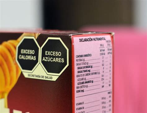 El etiquetado frontal de alimentos y bebidasen riesgo De Raíz