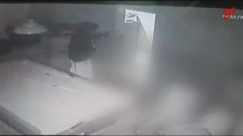 VÍDEO Ladrões armados rendem dono de padaria e roubam carro dinheiro