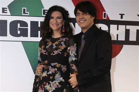 Amici Holden di chi è figlio il legame con Laura Pausini Contrataque