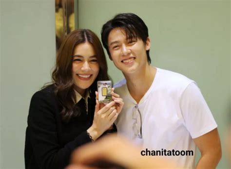 Mark Prin Kimmy ngọt ngào trong lần đầu lộ diện sau hôn lễ khủng ở