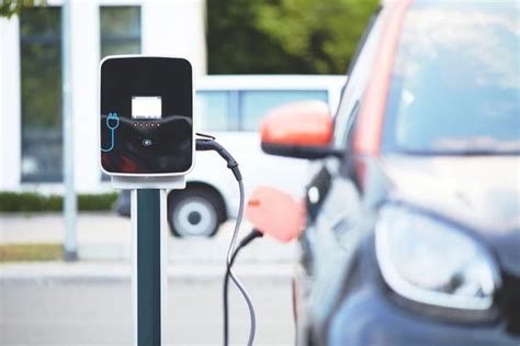 Stacje ładowania pojazdów elektrycznych w Warszawie Gdzie się znajdują