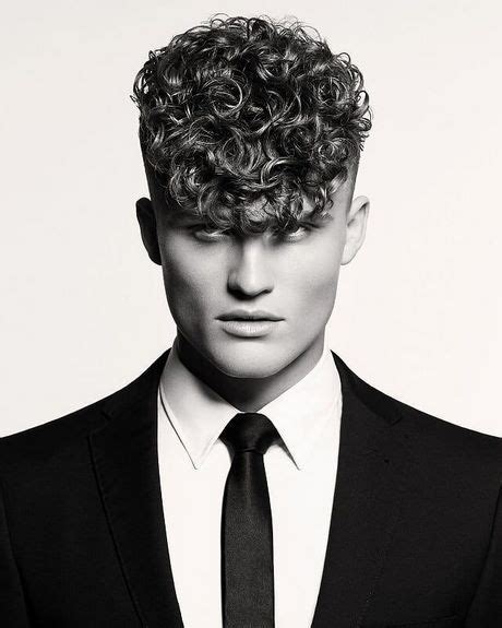 Männerfrisuren locken 2021