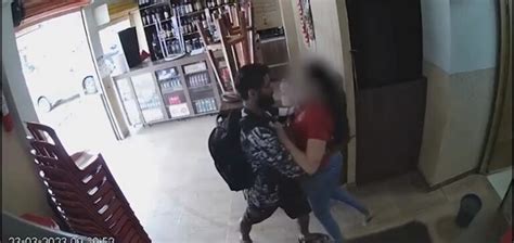 V Deo Mostra Momento Em Que Mulher Esfaqueada Pelo Ex Companheiro No