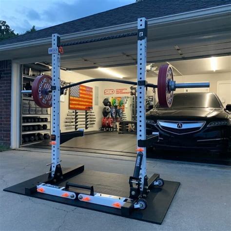 Step Into This Competitive Powerlifter S Compact Home Gym Garage Gym Lab