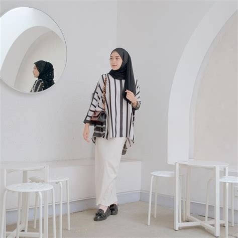 Ide Padu Padan Outfit Atasan Stripe Ala Selebgram Saritiw
