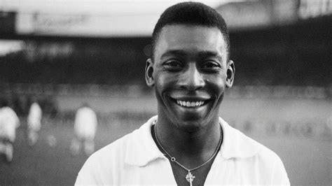 Dia do Rei Pelé presidente Lula sanciona lei que institui homenagem a