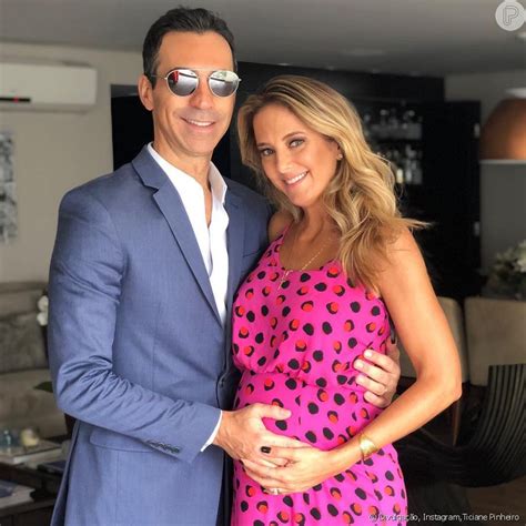 O Casal Ticiane Pinheiro E Cesar Tralli Passearam Por Ipanema No Rio