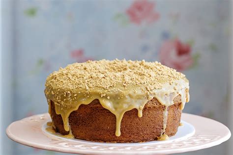 Bolo de paçoca coberto doce de leite receita fácil em apenas 1 hora
