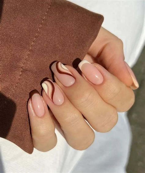 Tendance couleur ongle automne 2022 voici les nuances à adopter pour