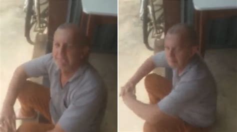 Vídeo Idoso é preso por injúria racial após xingar homem que o