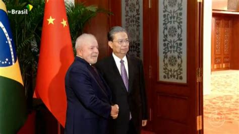 Lula diz que ninguém vai proibir que o Brasil aprimore a relação a