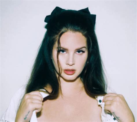 Lana Del Rey Announces 2025 UK Ireland Tour