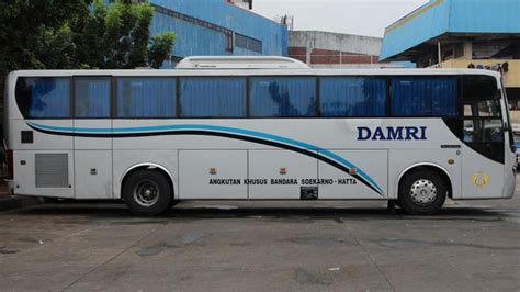 Foto Pengemudi Bus Damri Mogok Kerja Layanan Ke Bandara Soetta Terganggu