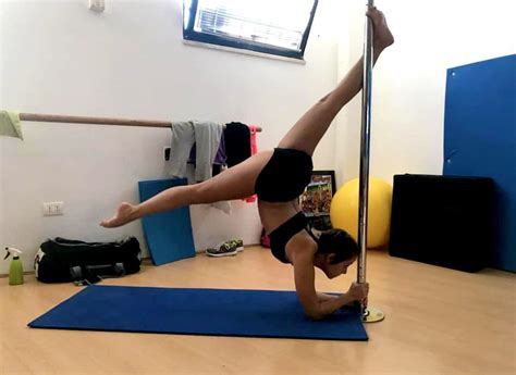 Pole Dance Corsi Scuola Di Pole Dance Grosseto Pole Fight