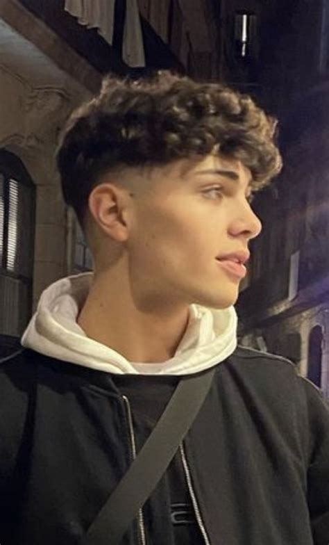 Pin By Arizal On Hair Wet Hair Look Men Fade Haircut Curly Hair