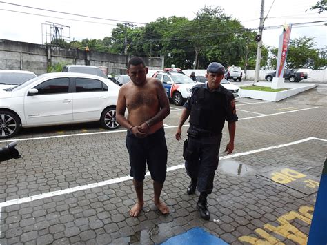 Homem Preso Ap S Trocar Tiros A Pm Durante Feir O De Carros No