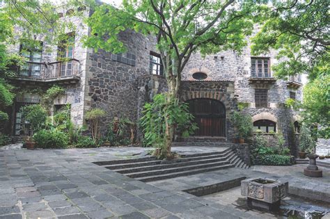 Tradición y memoria la ofrenda de Día de Muertos en la Casa del Indio