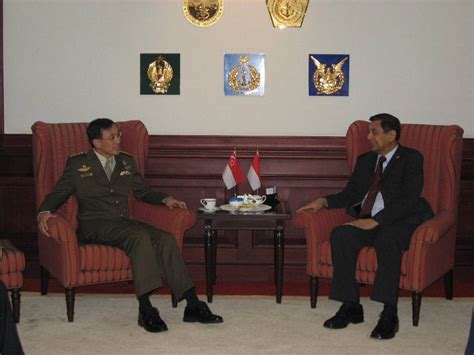 CHIEF OF DEFENCE FORCE MAKES INTRODUCTORY VISIT TO INDONESIA