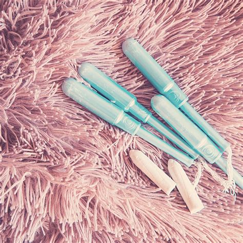 How To Insert Tampon Step Beginners Guide Femhealth Women S