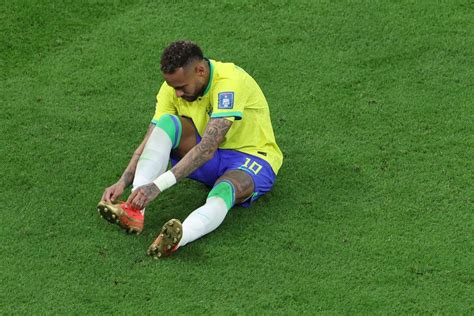 Neymar faz post sobre fé após lesão na estreia da Copa Tudo vai ficar